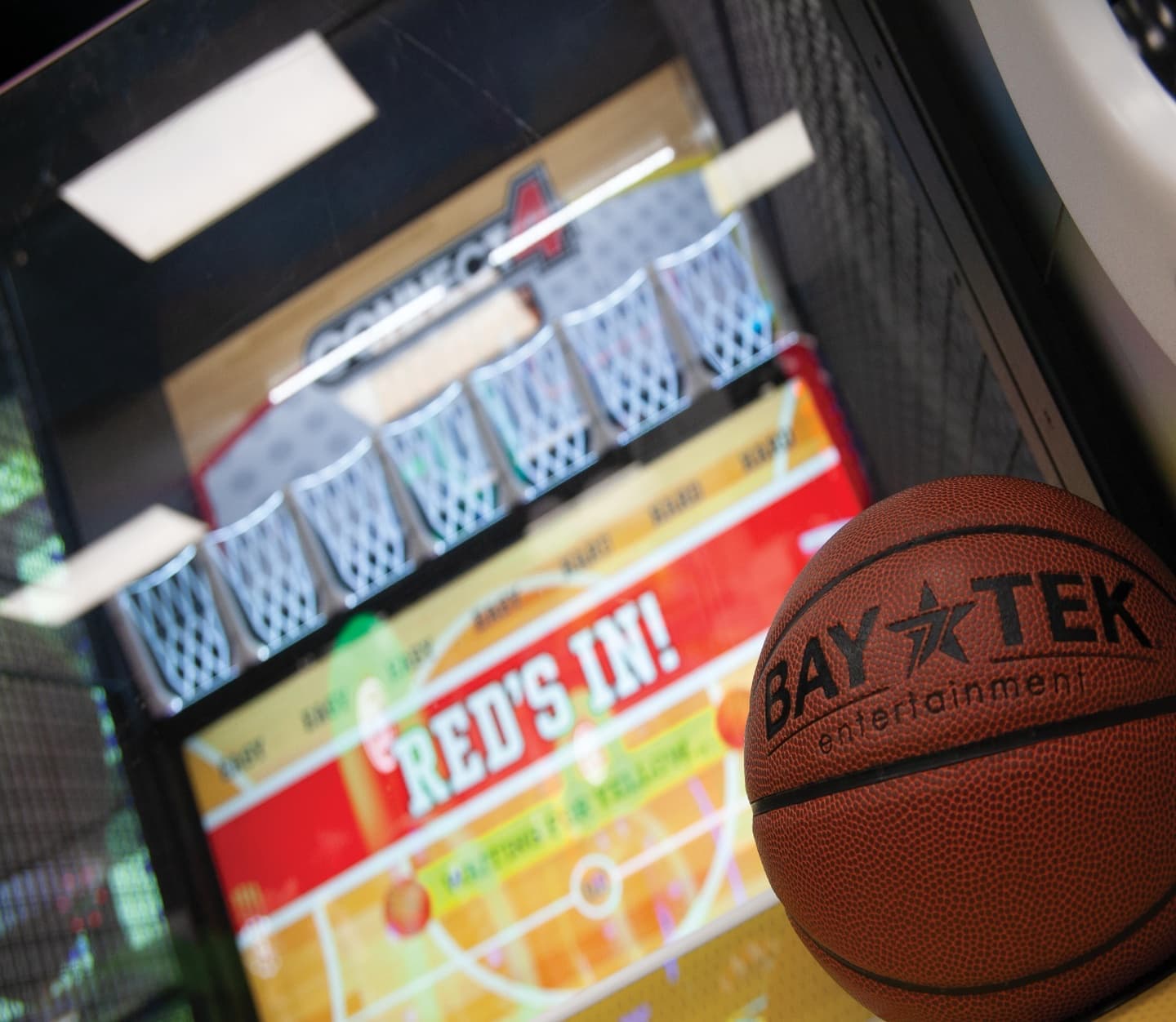 Connect4 Hoops l Bay Tek Entertainment | Bay Tek Entertainment